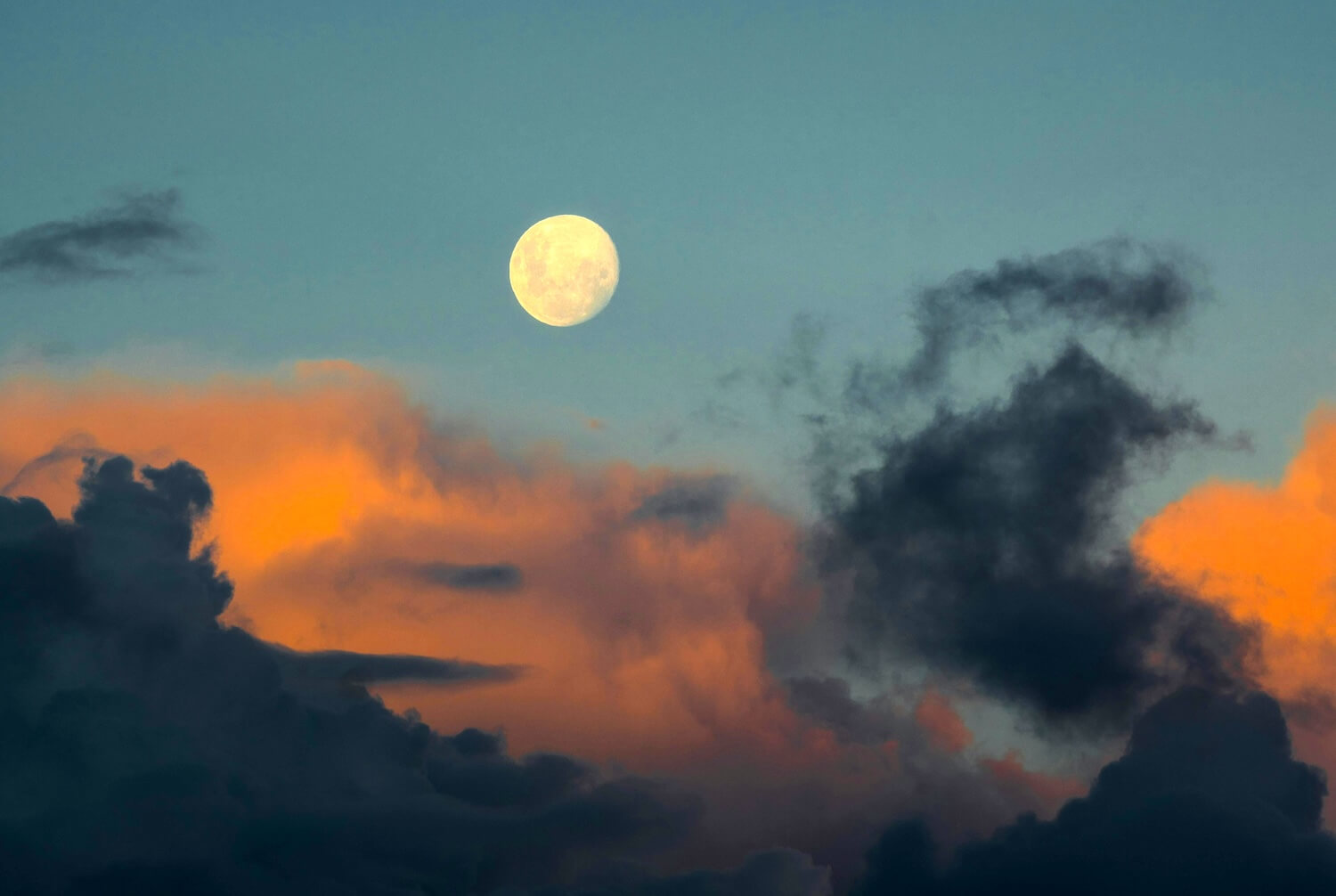 What Is Moonlighting? Smart Move or Big Mistake